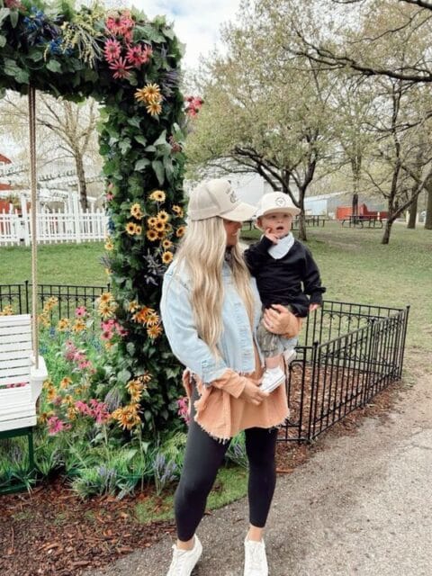 What To Wear To The Zoo?: 10 Zoo Outfit Ideas